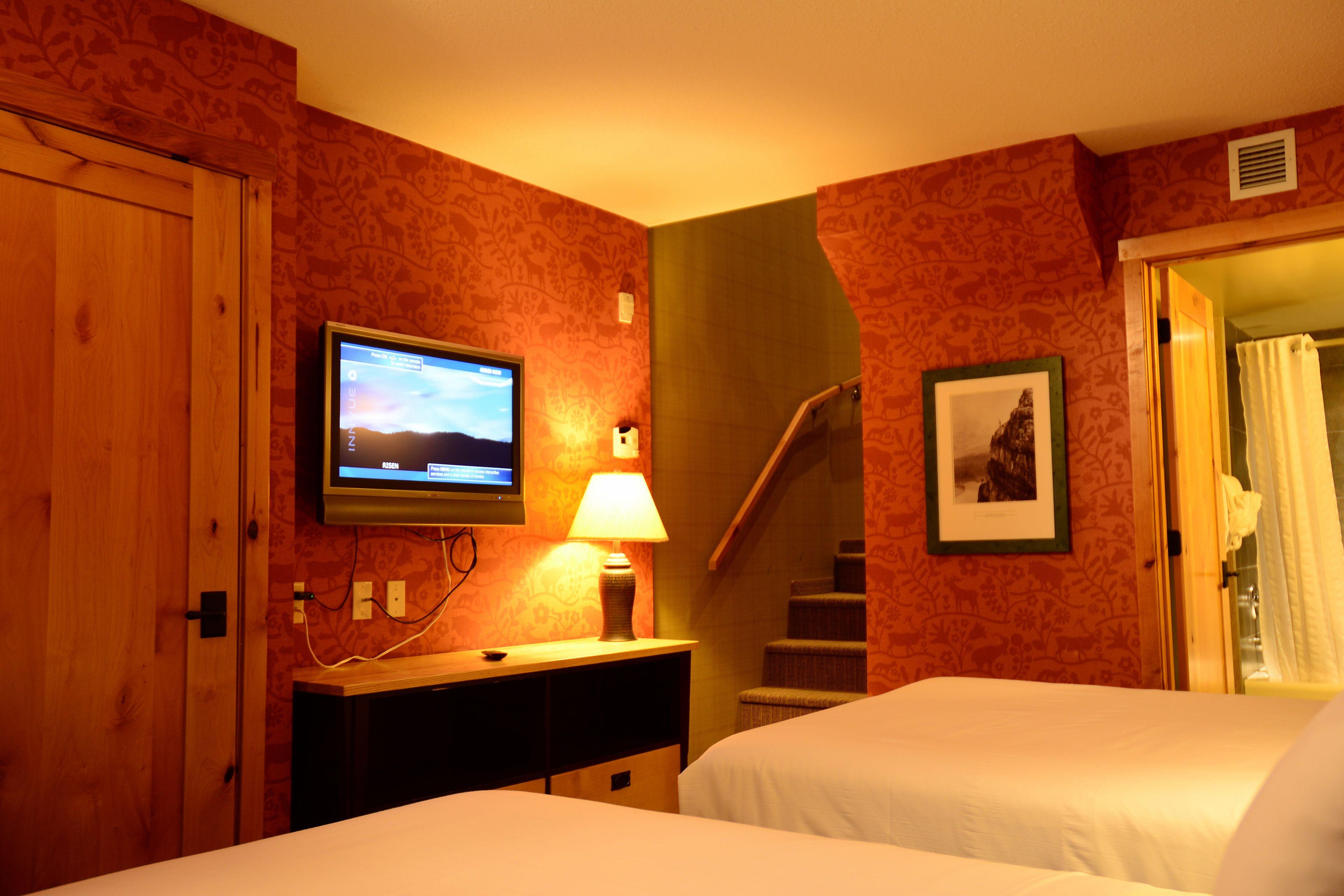 FOX HOTEL AND SUITES | ⋆⋆⋆ | BANFF, CANADA | SEASON DEALS FROM $243