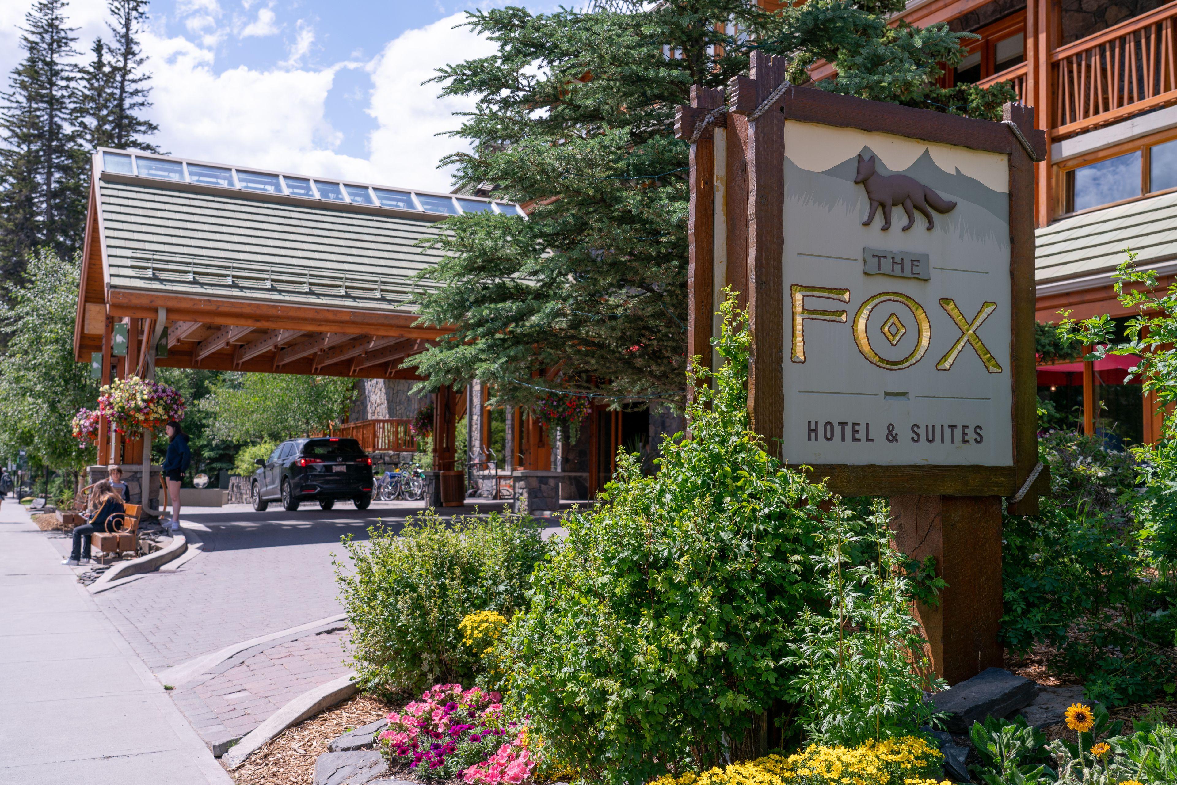 FOX HOTEL AND SUITES | ⋆⋆⋆ | BANFF, CANADA | SEASON DEALS FROM $243