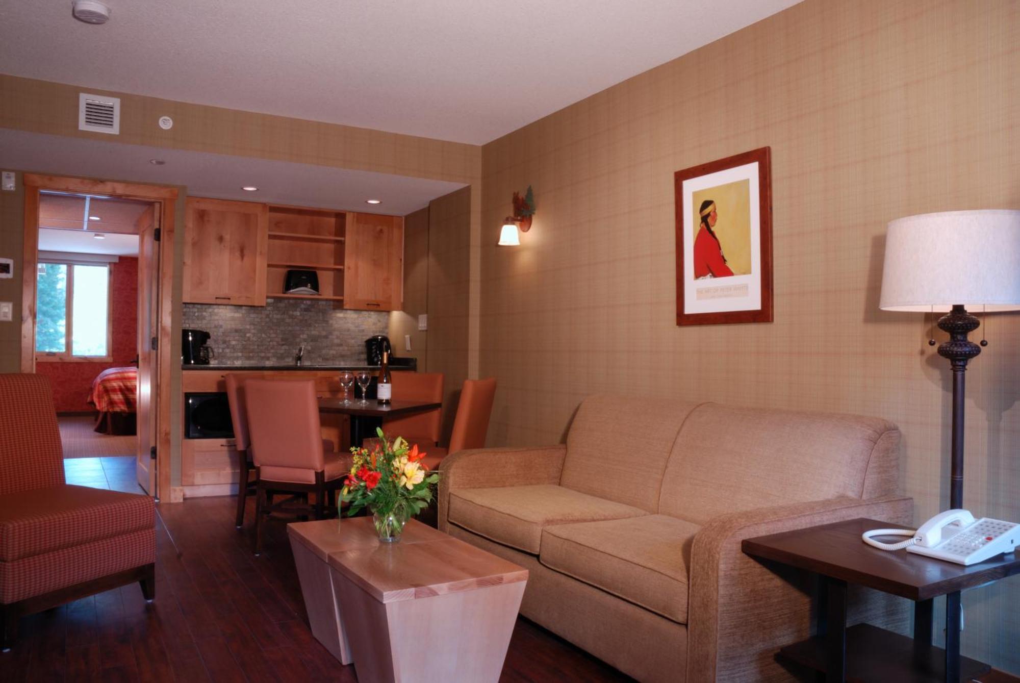 FOX HOTEL AND SUITES | ⋆⋆⋆ | BANFF, CANADA | SEASON DEALS FROM $243